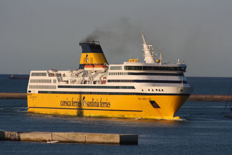 MEGA EXPRESS TWO - Mixtos - Mega Express Due S.p.A. - Pasaje y carga ...