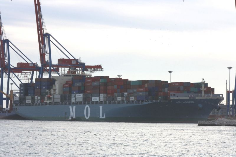 MOL MODERN - Portacontenedores - Keira Navigation S. A. - Post Panamax - Mitsubishi H. I ...